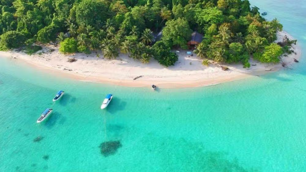 Pulau Abang: Surga Tersembunyi untuk Pecinta Snorkeling dan Diving ...